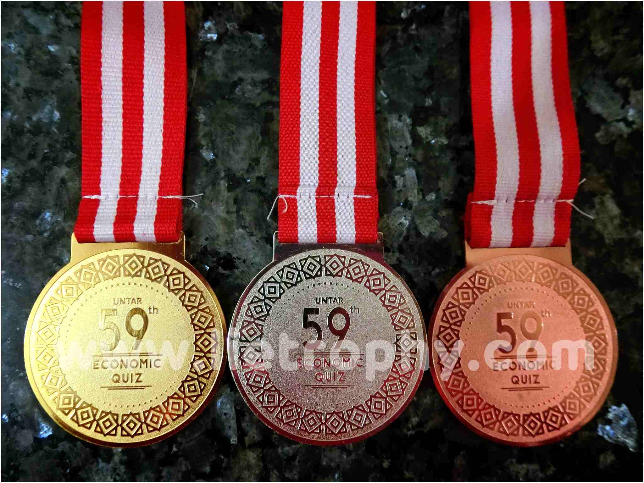 Medali Kuningan Custom (Kode 34) – Lie Trophy