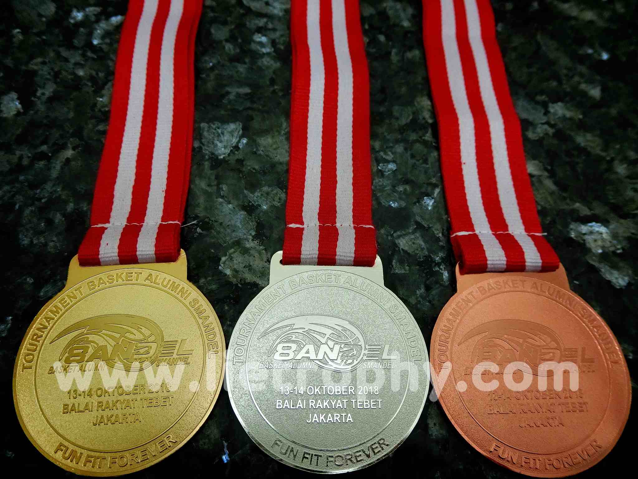 Medali Kuningan Custom (Kode 39) – Lie Trophy