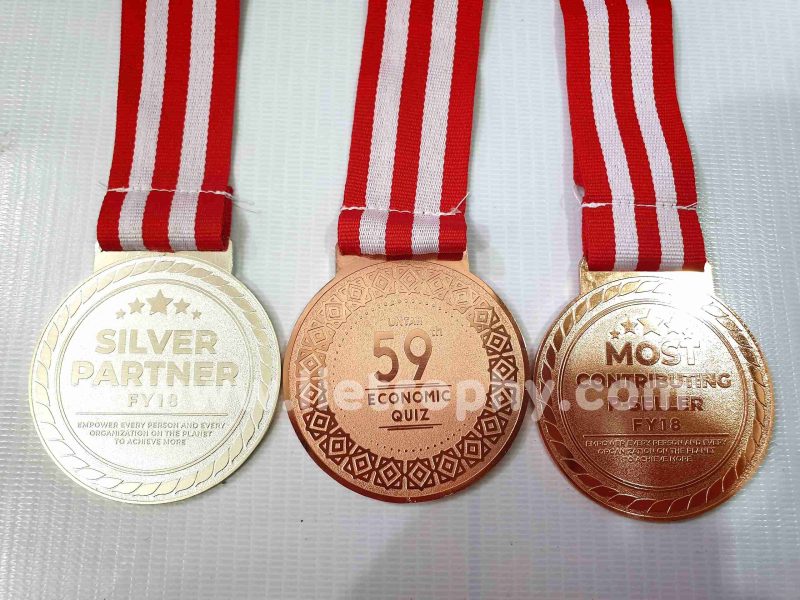 Medali Kuningan Custom (Kode 46) – Lie Trophy